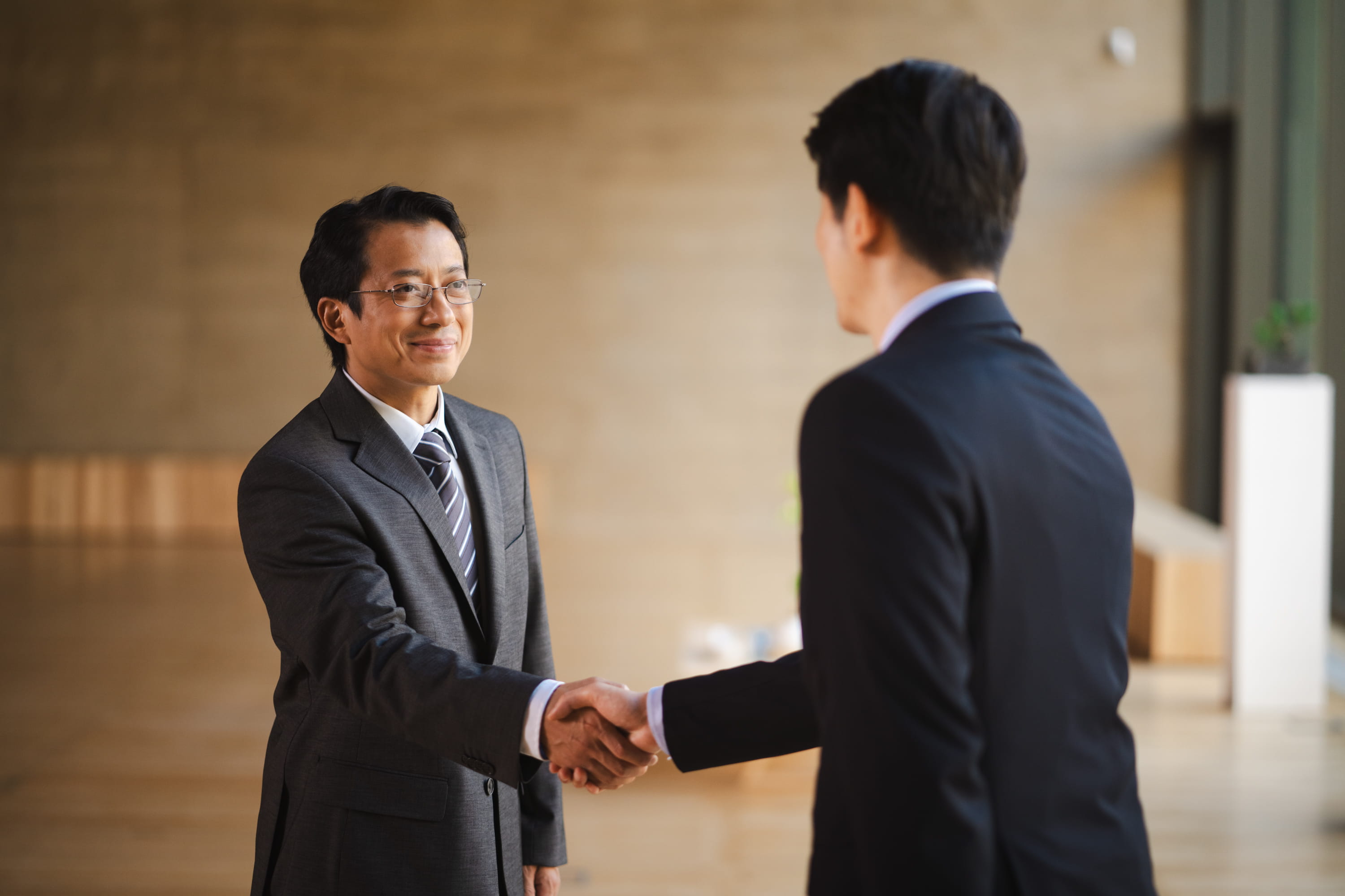 Executive search, advisory & coaching solutions | LHH